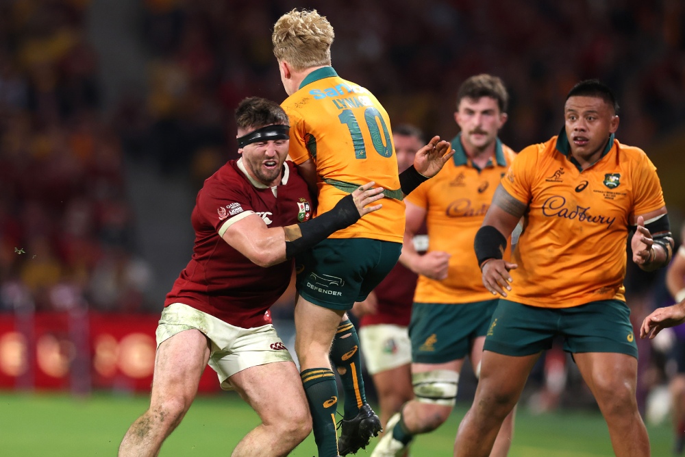 'Easy target' Lynagh leans on dad, ready for round two