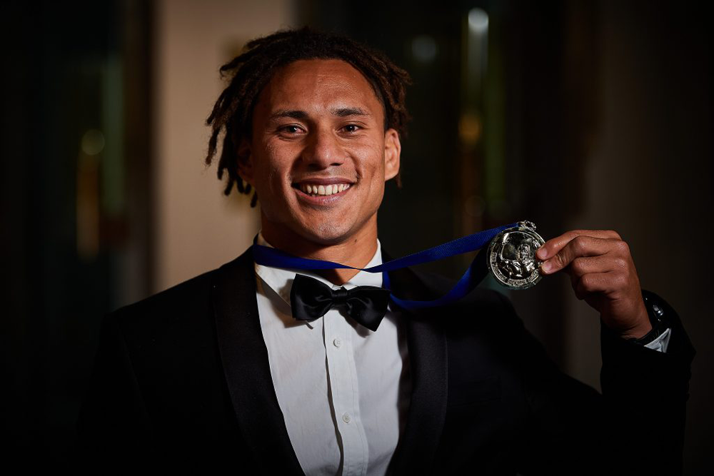 Issak caps off fine year with Nathan Sharpe Medal