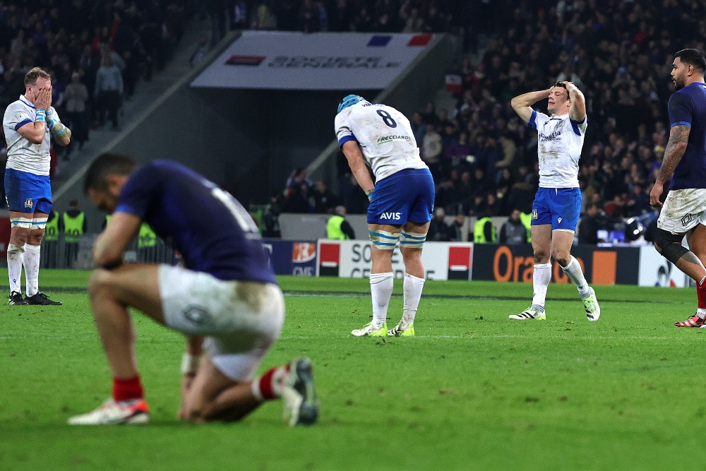 Dramatic penalty miss deny Italy famous win over France as both teams share points