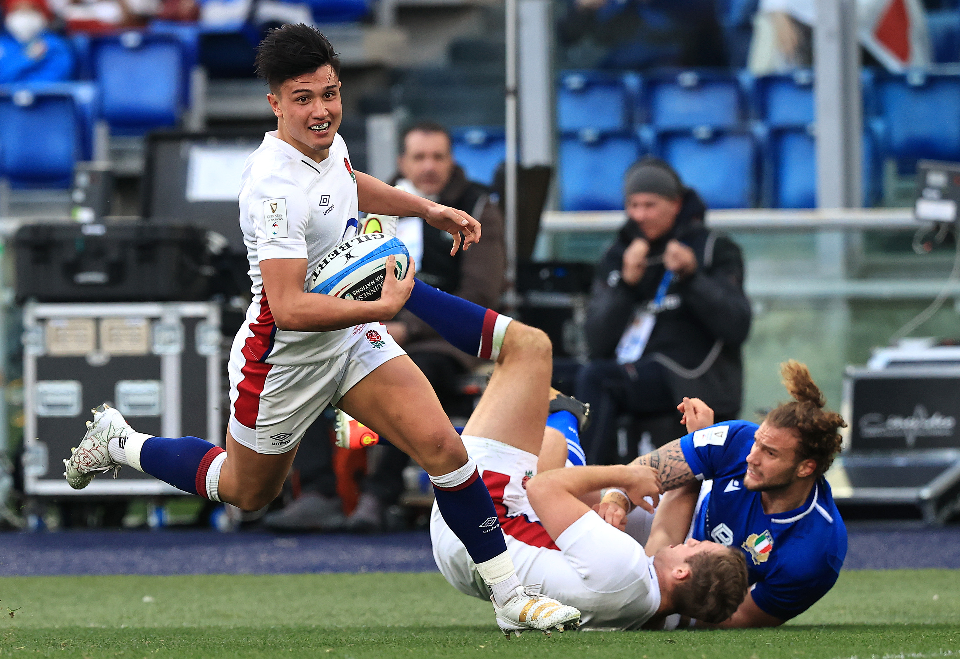 England drop Ford, start Smith at fullback against Fiji