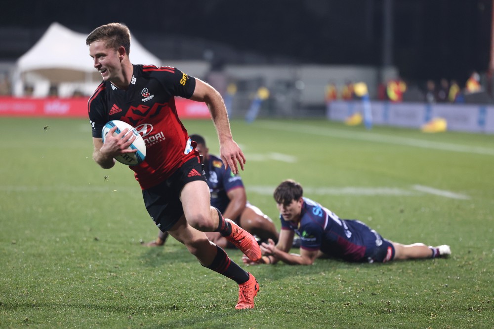 Crusaders beat Reds before Super playoffs