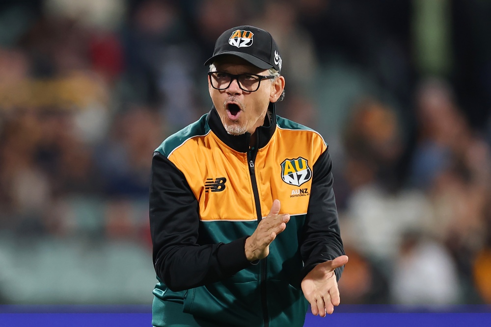 Mel maia filme erome she swung open the portal and came out