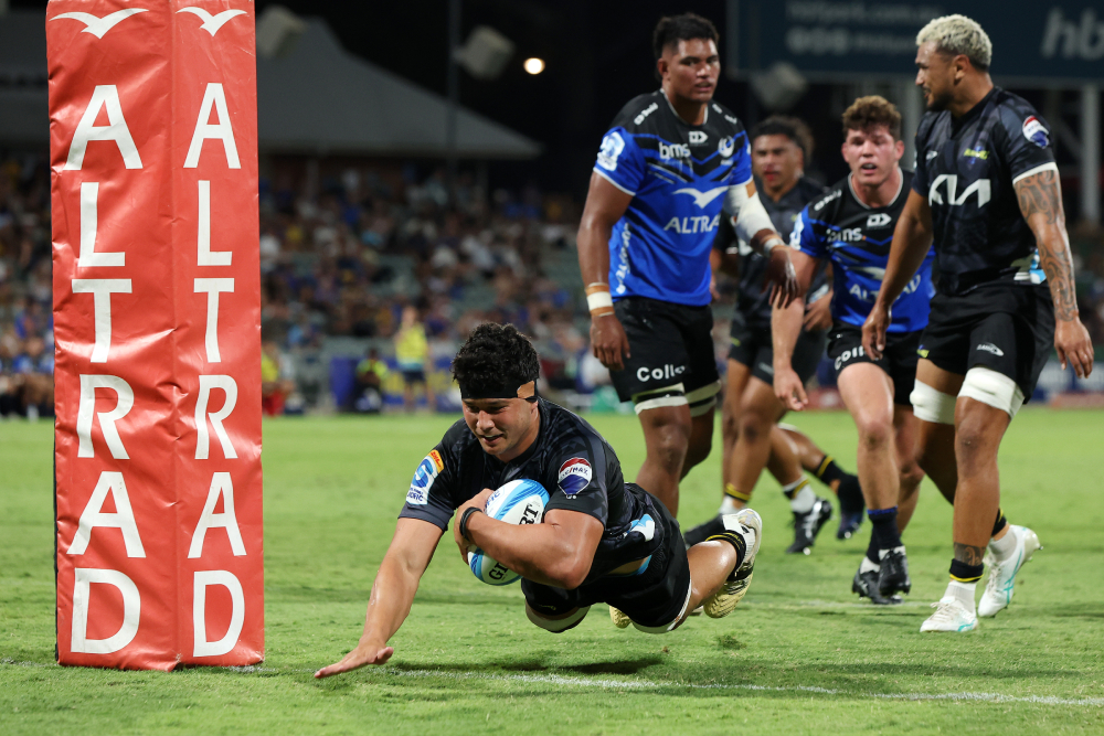 Hurricanes power to victory over Force in Perth