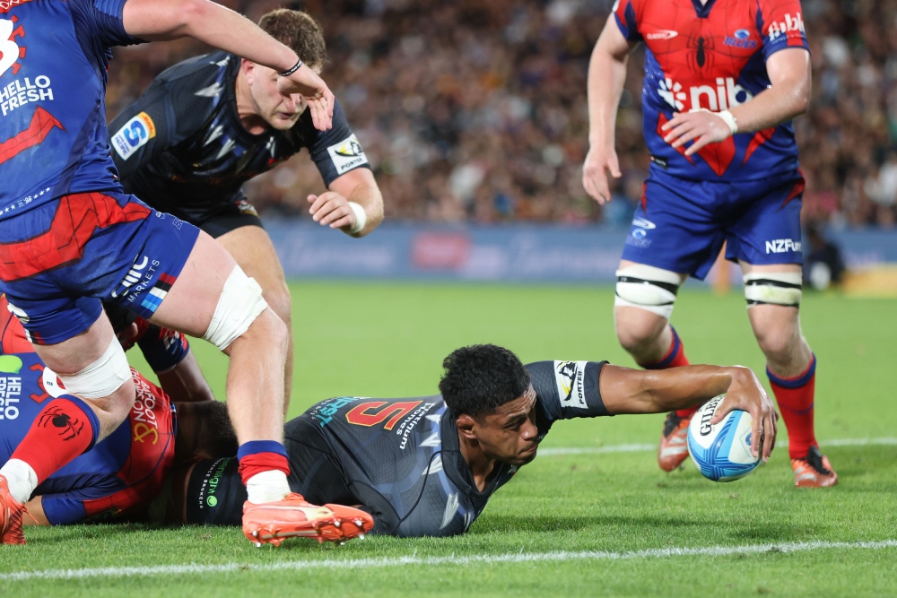 Chiefs survive Blues late try to stay top of Super Rugby Pacific ladder