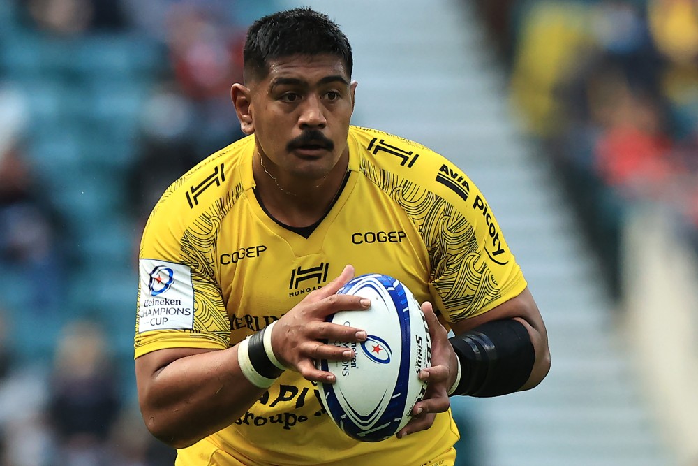 Skelton sees red as champions Toulouse edge La Rochelle in season opener