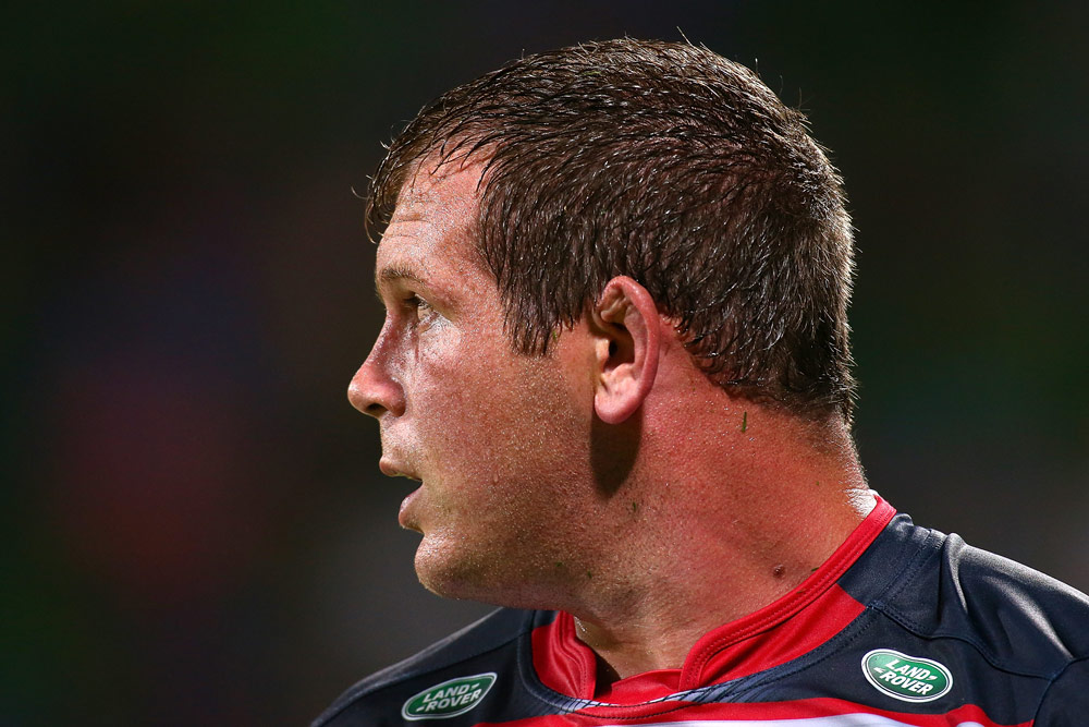 Smith looking over shoulder as Lomax rises