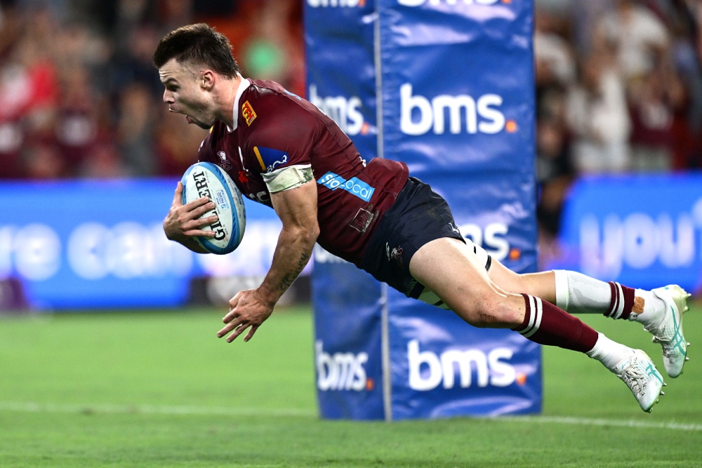 In-form Isaac Henry re-signs with Queensland Reds